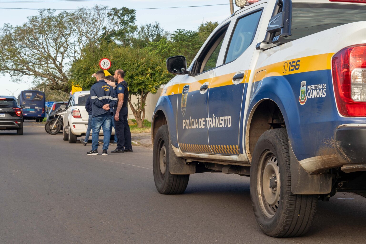 Polícia de Trânsito realiza blitz educativa em cruzamento do bairro ...